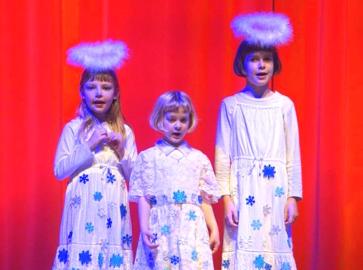 A Snow White Christmas - Easy Musical for Kids to Perform